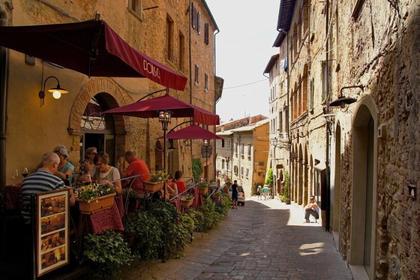 From Florence: PRIVATE Tour of San Gimignano and Volterra - Lunch and Further Exploration