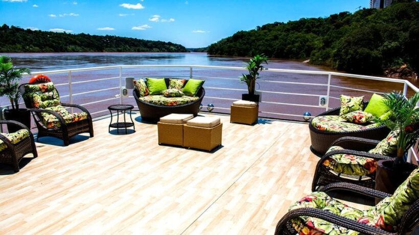 From Foz do Iguaçu: Sunset Catamaran Tour with Meal - Key Points