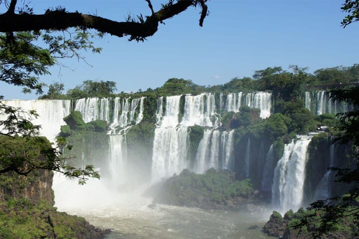 From Foz do Iguaçu: Tour to Argentinian Falls - An In-Depth Look at the Tour Experience