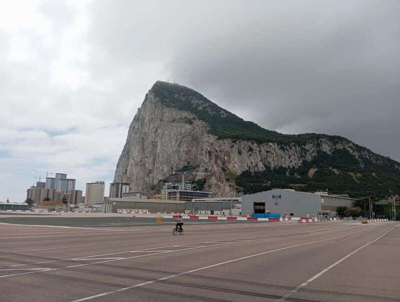 From Fuengirola: Gibraltar Day Trip - Arriving in Gibraltar: What to Expect