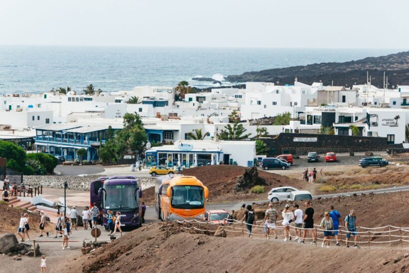 From Fuerteventura: Lanzarote Trip with Wine Tasting & Lunch - The Sum Up