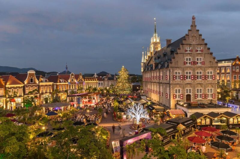 From Fukuoka: Private Day Trip to Huis Ten Bosch Theme Park - What to Wear and Bring