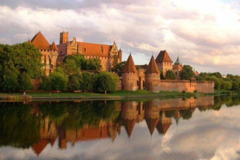 From Gdansk: Malbork Castle Trip with Ticket and Audio Guide - Museum Exhibitions and Souvenirs