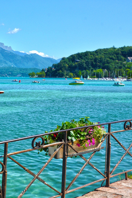 From Geneva: Annecy Private Day Trip - Annecy Old Town