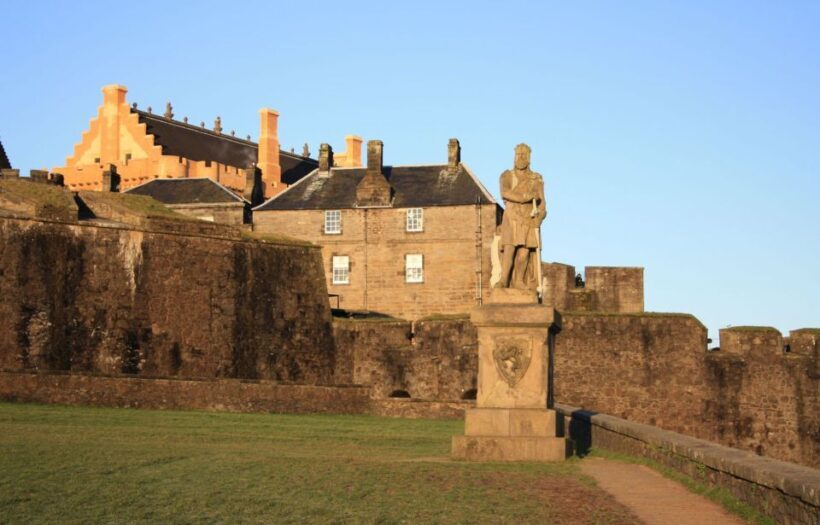 From Glasgow: Stirling Castle & Loch Lomond Tour with Cruise - A Deep Look at the Itinerary