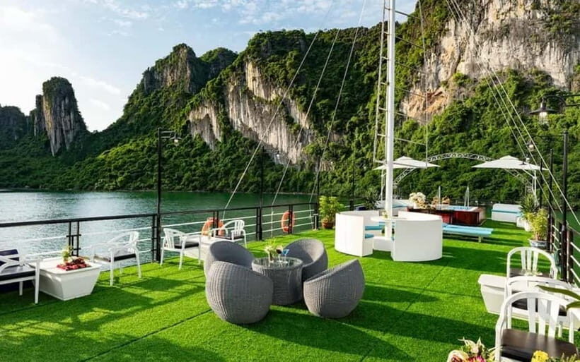 From Ha Long: Luxurious 6-Hour Halong Bay Cruise. - What Makes This Tour Stand Out?