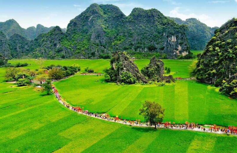 From Ha Noi: Bai Dinh Trang An Ninh Binh Tour Full Day Lunch - Exploring Tràng An: A Scenic Boat Ride
