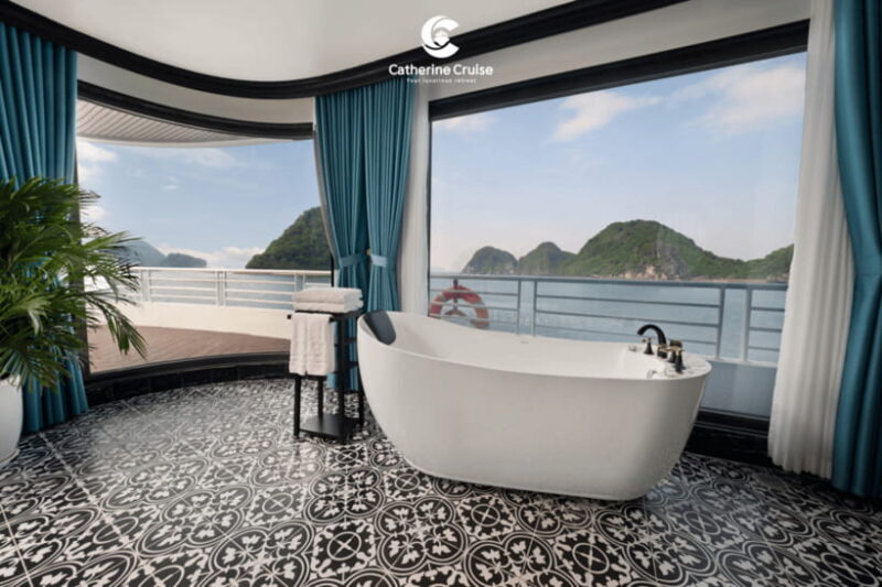 From Ha Noi: Ha Long Bay 3 Days 2 Nights 5 stars/ Bathtubs - Key Points