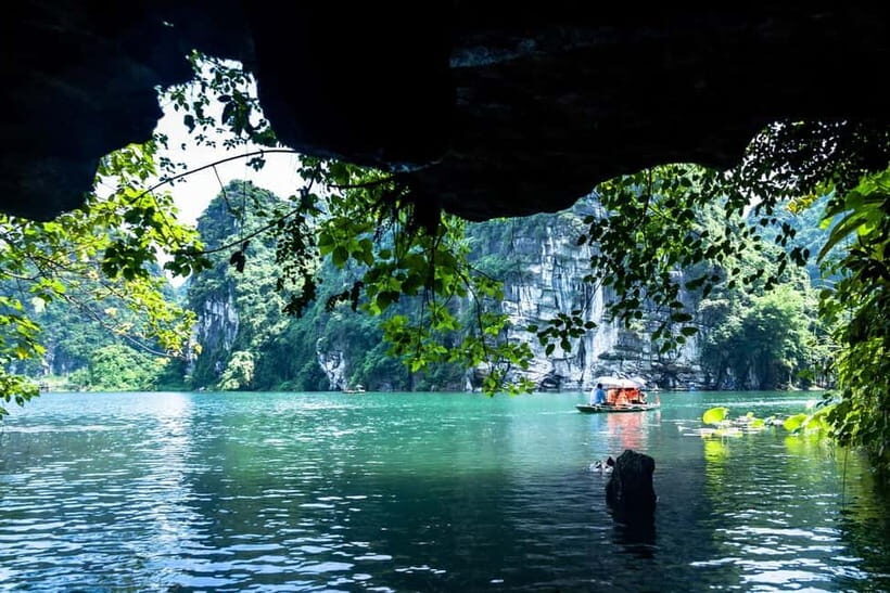 From Ha Noi: Hoa Lu  Tam Coc or Trang An  Mua Cave - Key Points