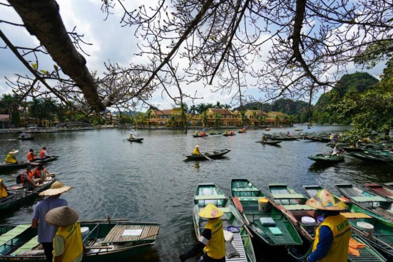 From Ha Noi Visit Hoa Lu Capital - Tam Coc Boating - Biking - Return to Hanoi
