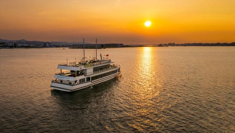 From Hanoi: 1-Day Halong 5-Star Cruise w/Jacuzzi & Limousine - Key Points