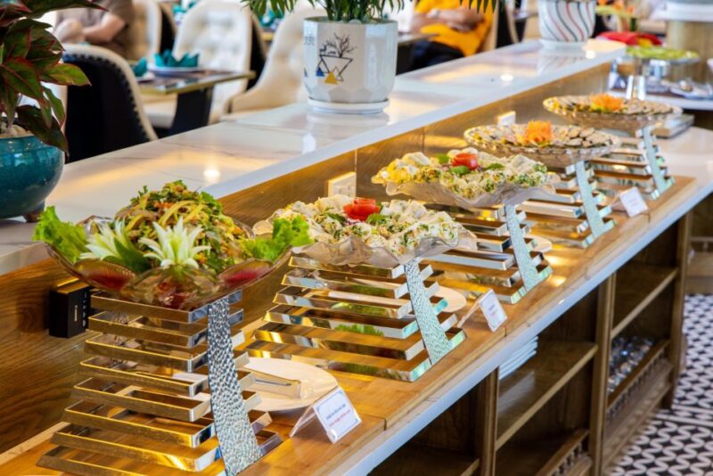 From Hanoi: 1-Day Halong 5-Star Cruise w/Jacuzzi & Limousine - Who Will Enjoy This Tour?