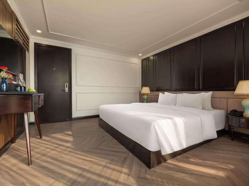 From Hanoi: 5-Star Cruise 2 Days 1 Night Ha Long &Lan Ha Bay - Who Should Consider This Tour?