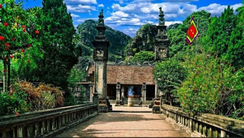 From Hanoi: Full-Day Ninh Binh Highlights Small Group Tour - Waterway Serenity: Sampan Boat Ride on Tam Coc River