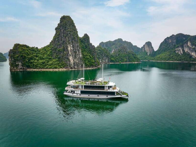 From Hanoi: Ha Long Bay 1 day Cruise 5- stars - Early Morning Serenity and Final Highlights