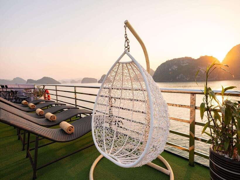 From Hanoi/Halong: Ha Long Bay Day Trip with Luxury Cruise - Key Points