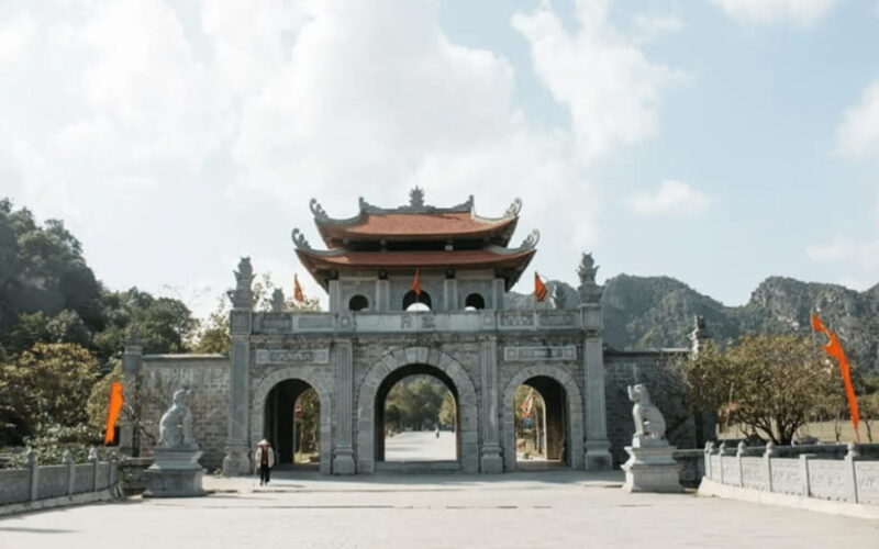 From Hanoi: Hoa Lu, Tam Coc, and Mua Cave Day Trip - The Itinerary in Detail