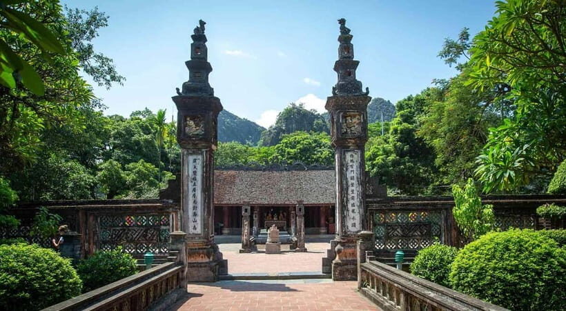 From Hanoi: Hoa Lu, Tam Coc/Trang An, Mua Cave Day Trip - Key Points