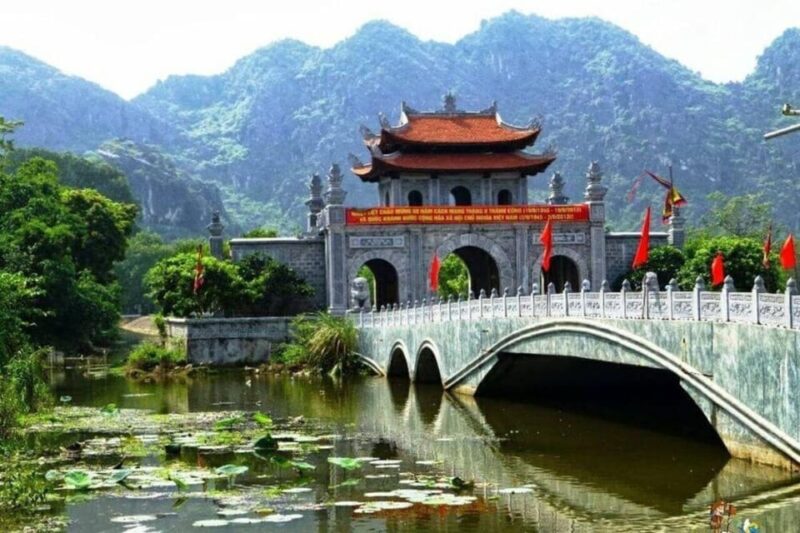From Hanoi: Visit Hoa Lu & Trang An/ Tam Coc & Mua Caves - Key Points