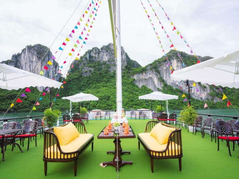 From Hanoi:1 Day Ha Long Bay Premium Cruise-Buffet & Jacuzzi - Key Points