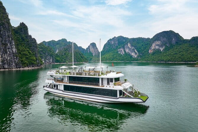 From Harbor: Luxury Halong Bay Cruise with Buffet Lunch & kayak - The Itinerary in Detail: What to Expect