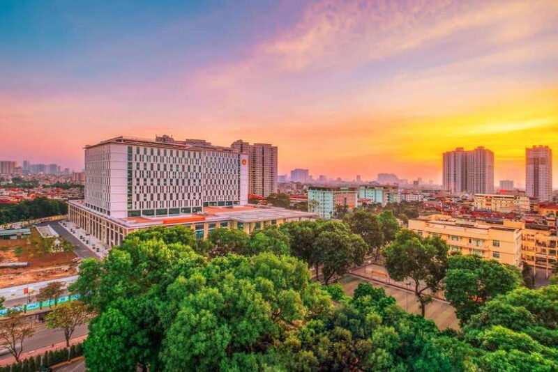 From HCM: City Highlights & Chinatown Trips  Water Bus Tour - Exploring Ho Chi Minh City: An Authentic Guided Day Tour