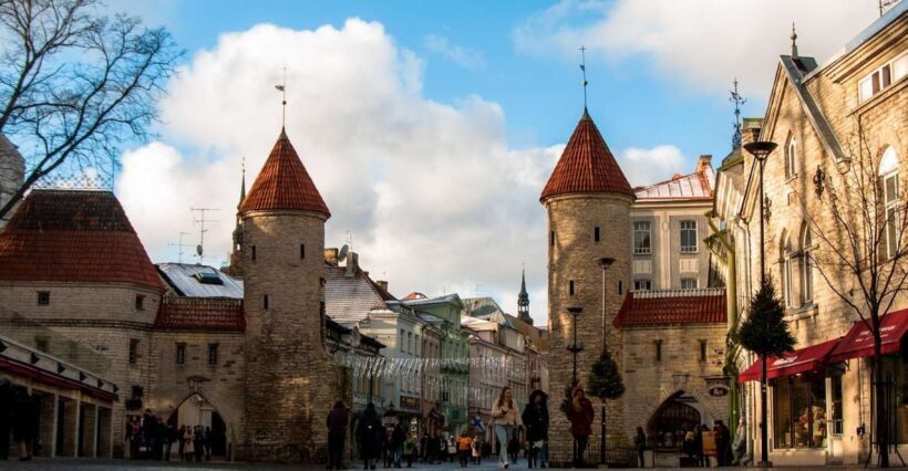 From Helsinki: Guided Day Trip to Tallinn by Ferry & VIP Car - FAQs