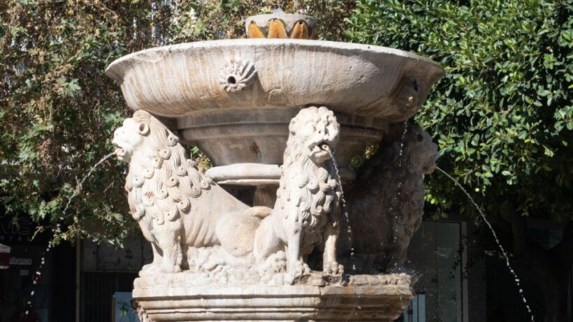 From Heraklion: Historical Center City Tour & Knossos Palace - Authentic Experiences and Practical Tips