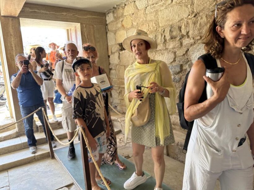 From Heraklion: Knossos Palace Entry Ticket and Private Tour - A Closer Look at the Site and the Experience