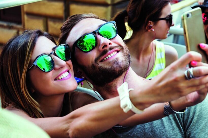 From Hollywood: LA Celebrity Homes & Lifestyle Tour - Key Points