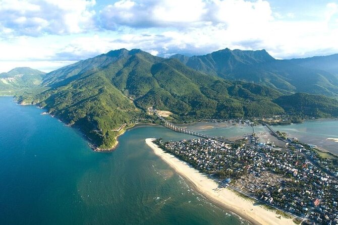 From Hue: sightseeing transfer to Hoi An with An Bang Cemetery - FAQ