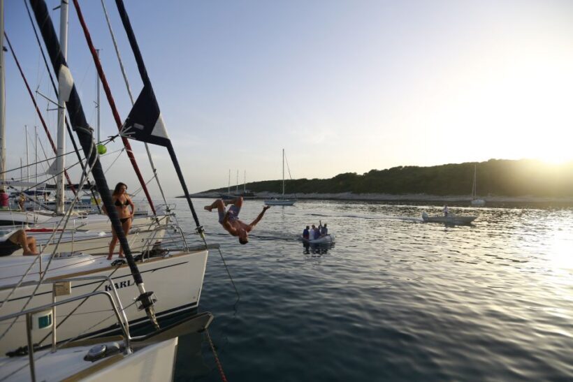 From Hvar: Pakleni Islands & Red Rocks Comfort Sailboat Tour - FAQ