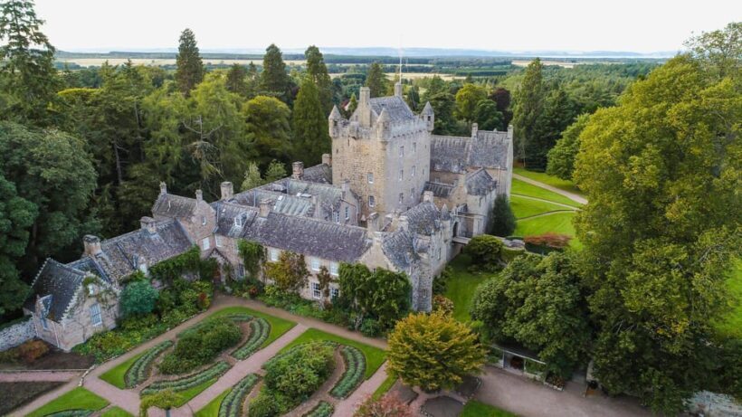 From Inverness: Cawdor Castle, Clava Cairns & The Cairngorms - Highland Cows and Scots Pine Forests
