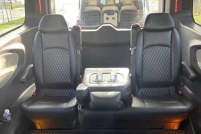 From IST Airport to City Center - Vehicle Comfort and Amenities