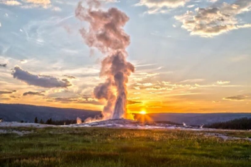From Jackson: 2-Day Grand Teton and Yellowstone Tour - Yellowstone’s Geothermal Wonders: A Timeless Experience