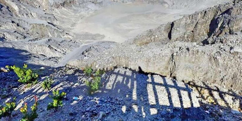 From Jakarta : Volcano, Tea & Rice Fields, Hot Spring - Who Will Love This Tour?