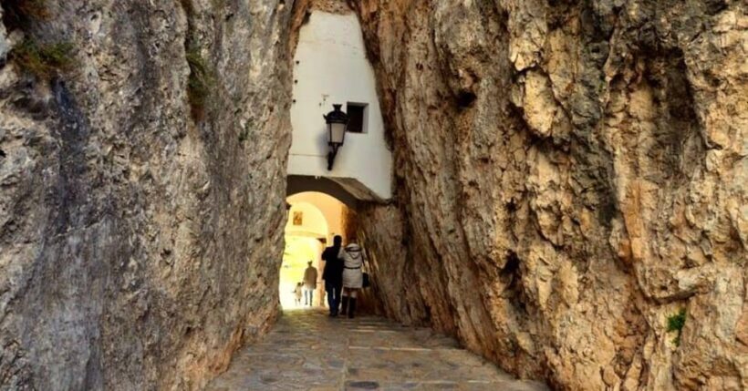 From Jávea & Moraira to Guadalest & Algar Waterfalls - Starting the Day: Comfortable Transport & Small Group Comfort