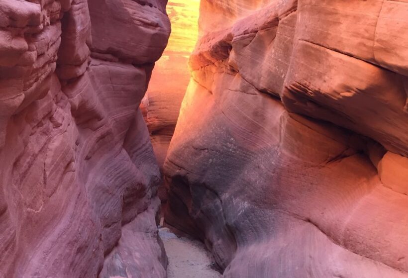 From Kanab: 3-Hour Peek-a-Boo Slot Canyon Hiking/Photo Tour - An In-Depth Look at the Tour Experience