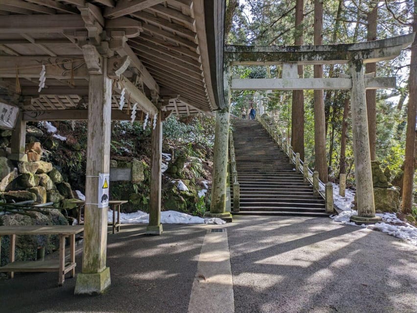 From Kanazawa: Temples, Panoramic Landscape and Butterflies - Guided Tour of Kikengu Shrine