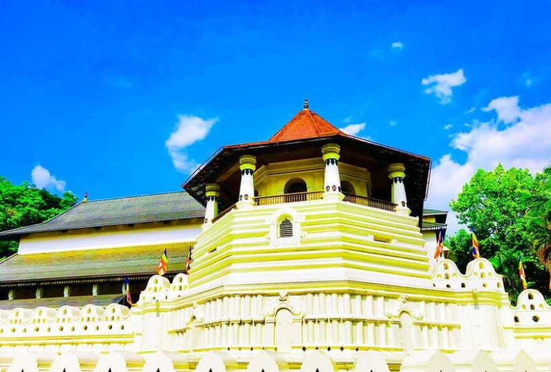 From Kandy: All Inclusive Evening Kandy city tour by Tuk-Tuk - Cultural Performances and Local Arts