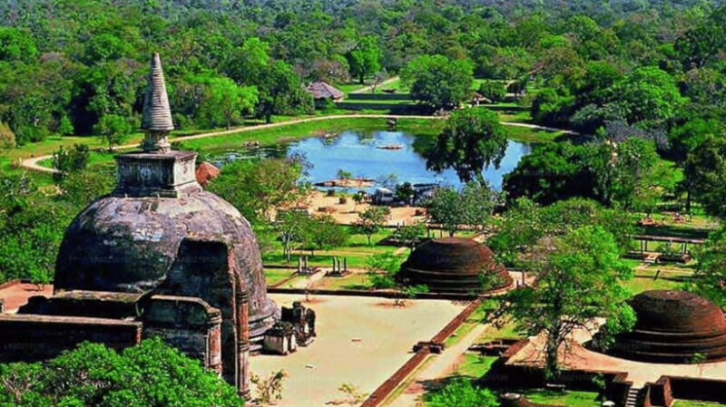 From Kandy: Anuradhapura Day Trip with Lunch - Exploring the Sacred Sites of Anuradhapura