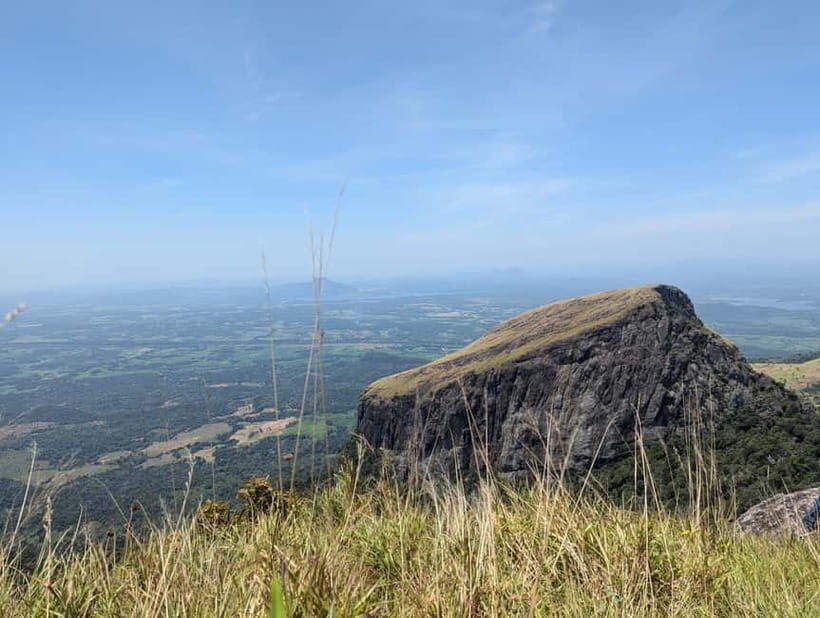 From Kandy: Kanawiddagala and Yahangala Twin Peak Hike - An In-Depth Look at the Kanawiddagala and Yahangala Hike