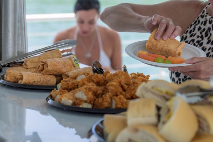 From Key West: Dolphin Watching Tour with Lunch & Drinks - A Tasty, Complimentary Lunch