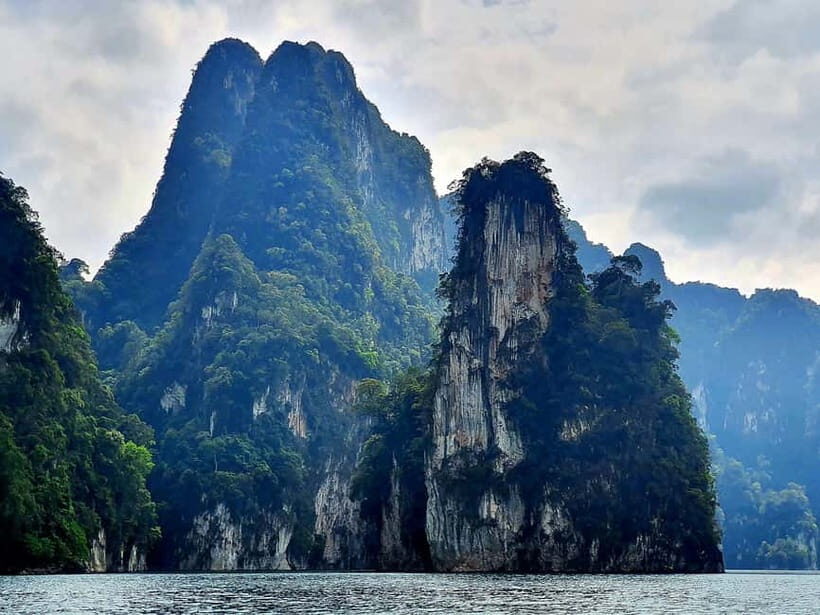 From Krabi: Great Cheow Lan Lake Tour with Lunch at PhuTawan - The Experience in Perspective: Authenticity vs. Tourist Vibe