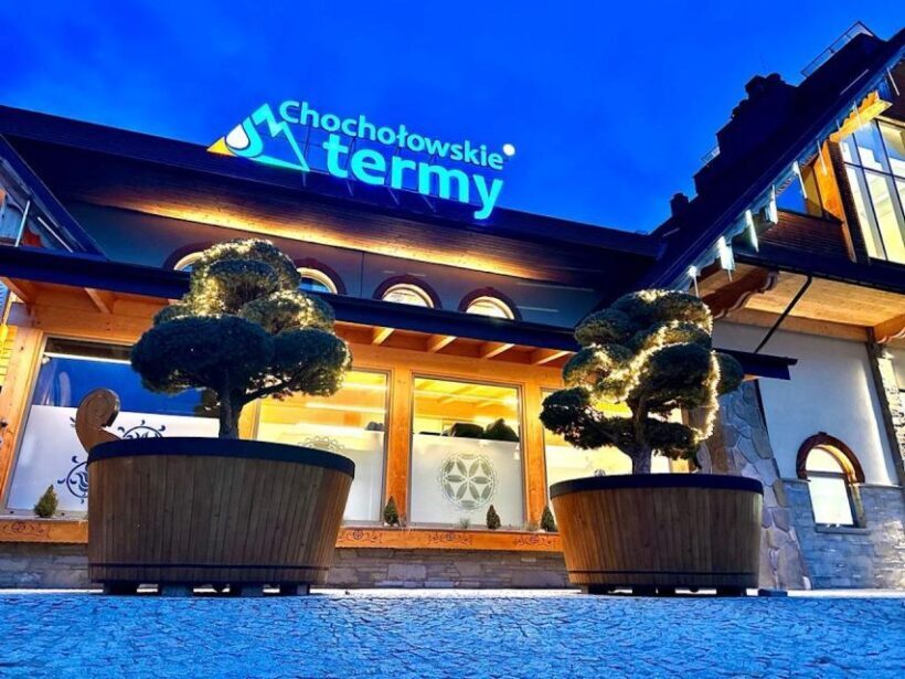 From Krakow: Chocholowskie Thermal Baths with Entry Ticket - The Guides and Their Role in Enhancing the Experience