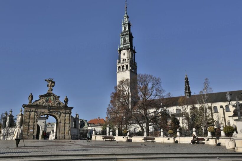 From Krakow: Czstochowa "Black Madonna" Day Tour - Key Points