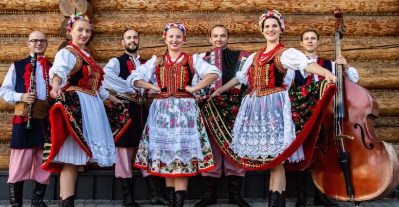 From Krakow: Polish Folk Show with All-You-Can-Eat Dinner - Who Will Enjoy This?