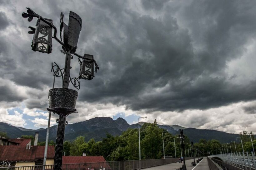 From Krakow: Zakopane and Dunajec River Rafting Tour - Exploring Zakopane: The Mountain Gateway