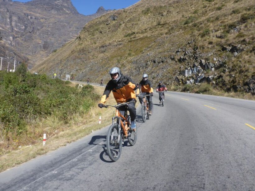 From La Paz: The World's Most Dangerous Road Biking Tour - Key Points