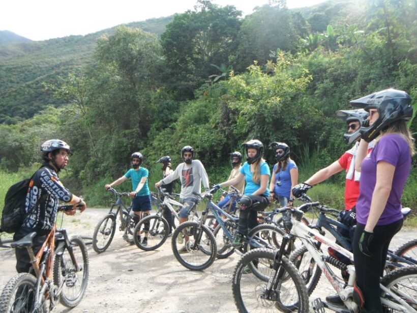 From La Paz: The World's Most Dangerous Road Biking Tour - Quality and Safety of Equipment